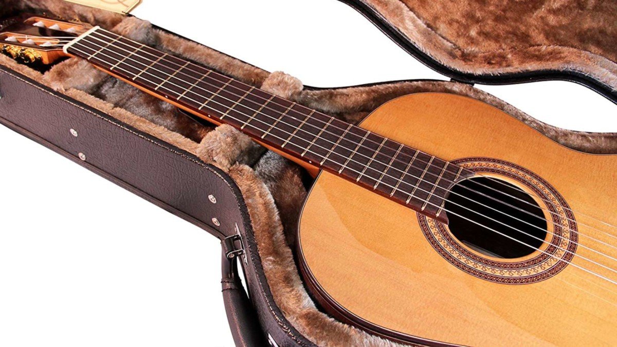 Kremona Fiesta FC Review: A Guitar From Bulgaria, Anyone? – Nylon Plucks